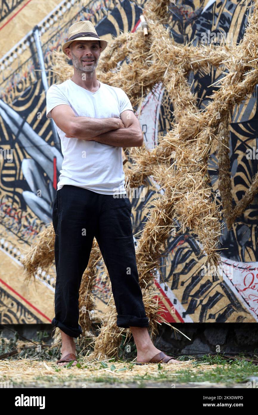 Nikola faller hi-res stock photography and images - Alamy