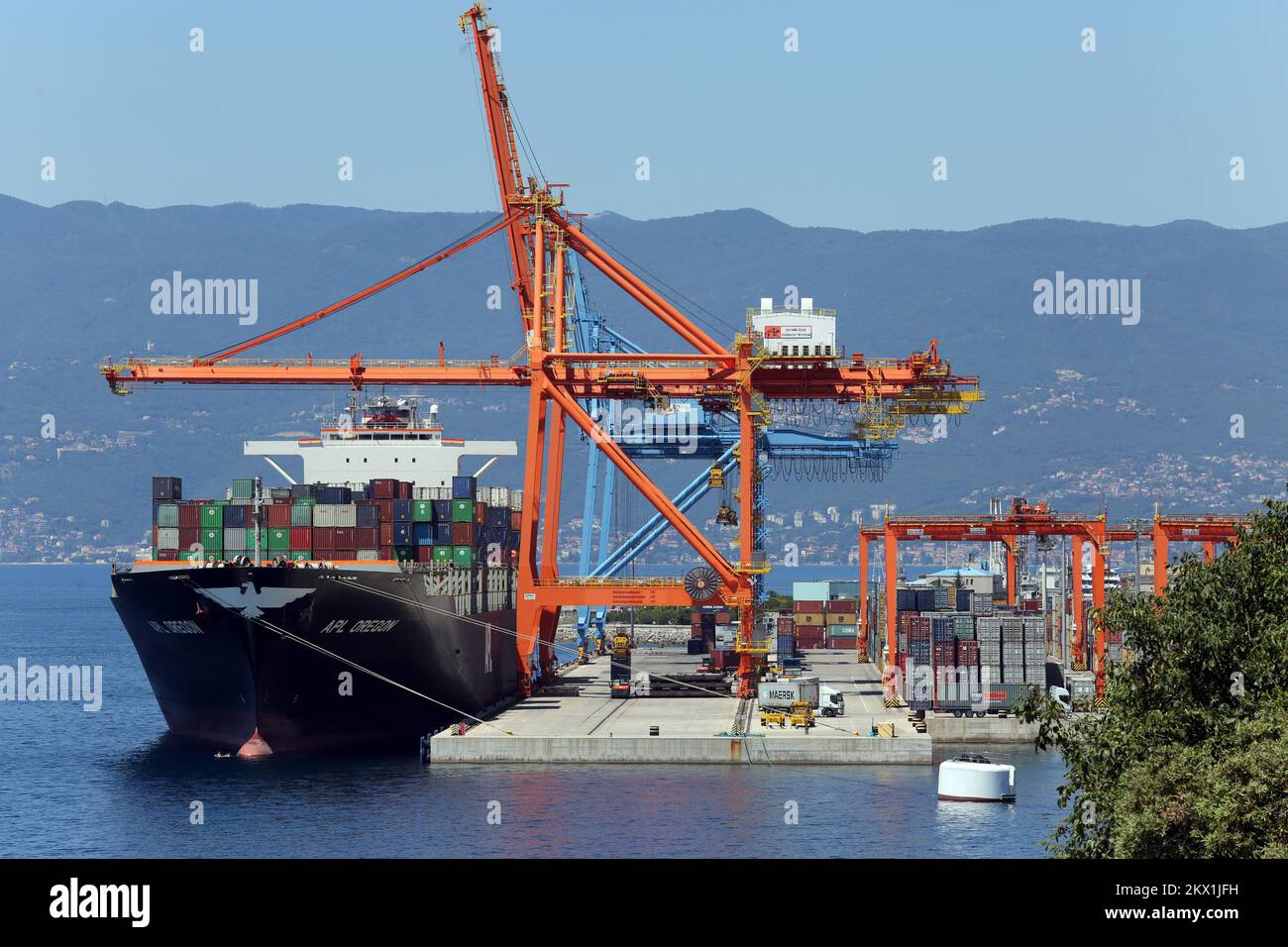 18.07.2017., Croatia, Rijeka - Cargo ship carrying APL Oregon ...