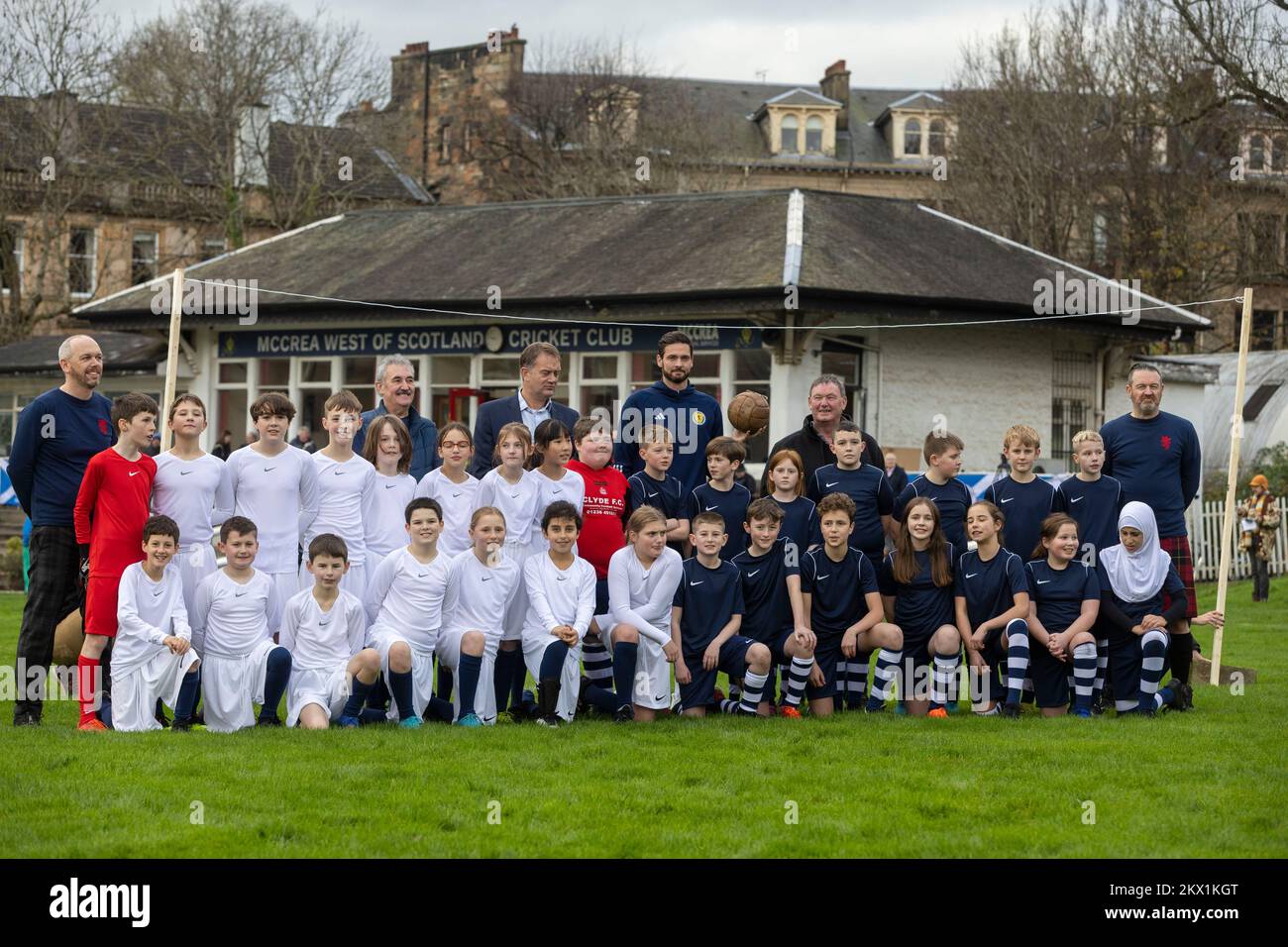 Schoolchildren from Hyndland Primary School are joined by Scotland's ...