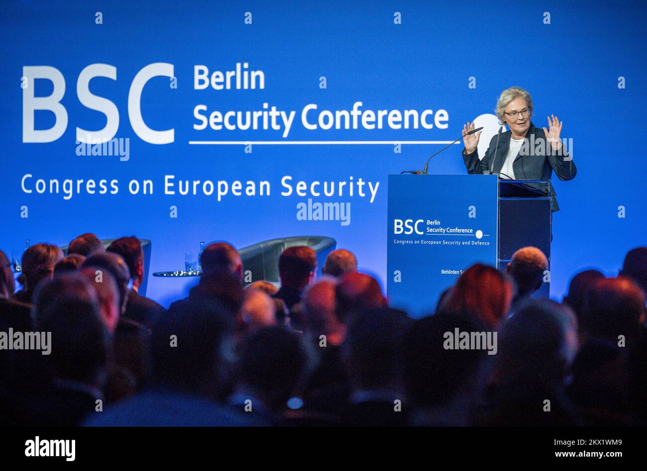 Defense and security 2022 hi-res stock photography and images - Alamy