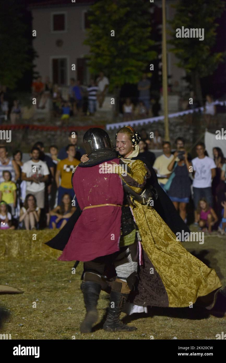 Three knights real hi-res stock photography and images - Alamy