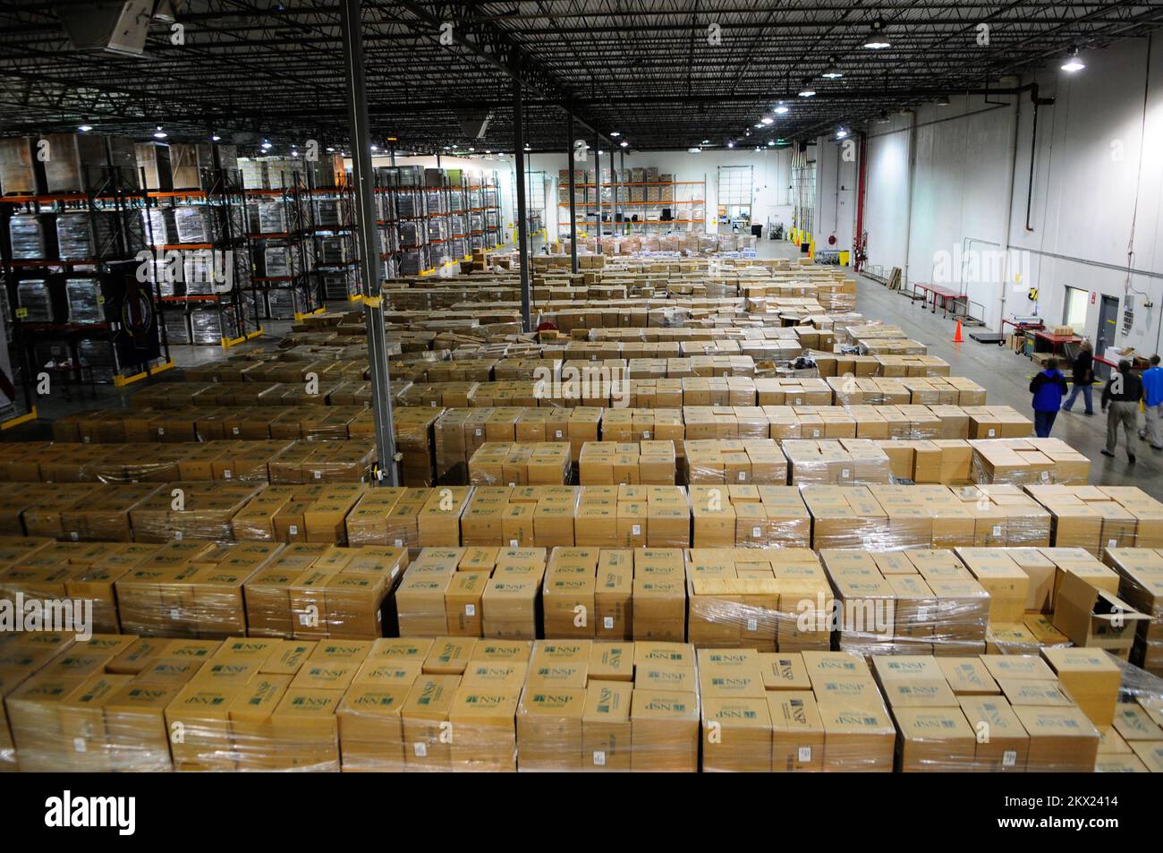 Cross dock facility hi-res stock photography and images - Alamy