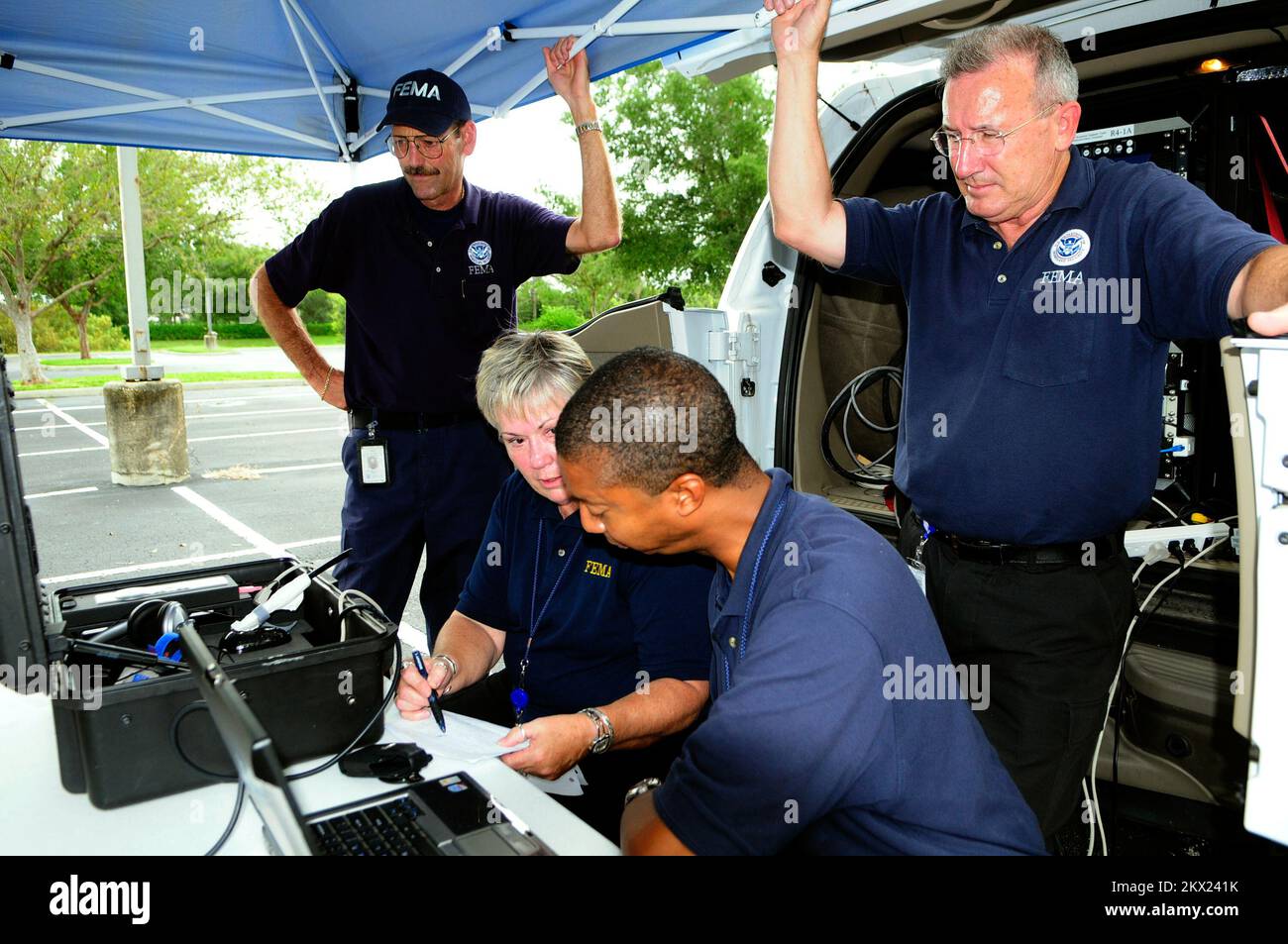 Team members l r hi-res stock photography and images - Alamy