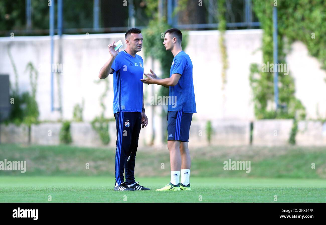 Nogometasi hi-res stock photography and images - Alamy