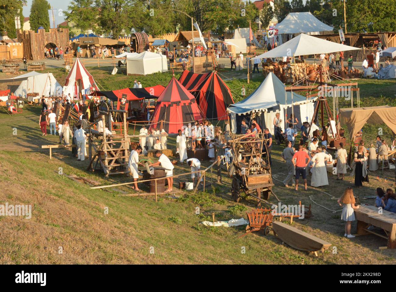 Medieval historical camps hi-res stock photography and images - Alamy