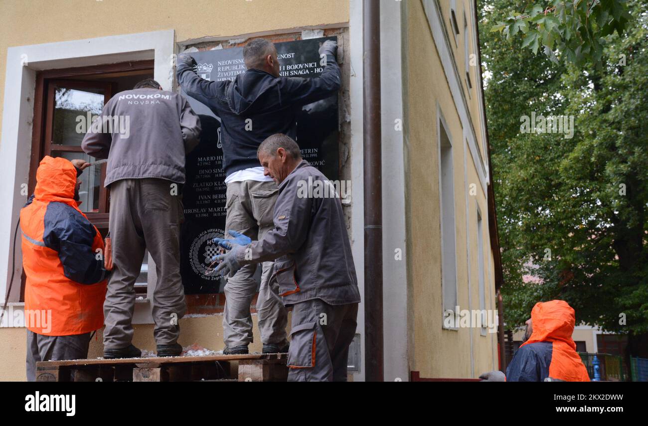 Pro nazi general hi-res stock photography and images - Alamy