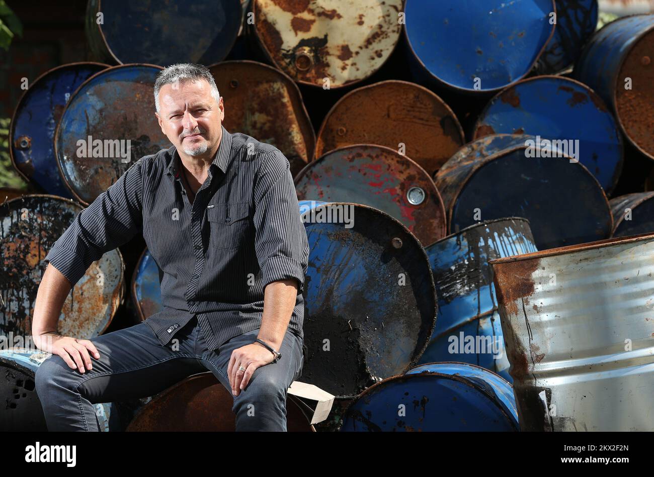 General singer hi-res stock photography and images - Alamy