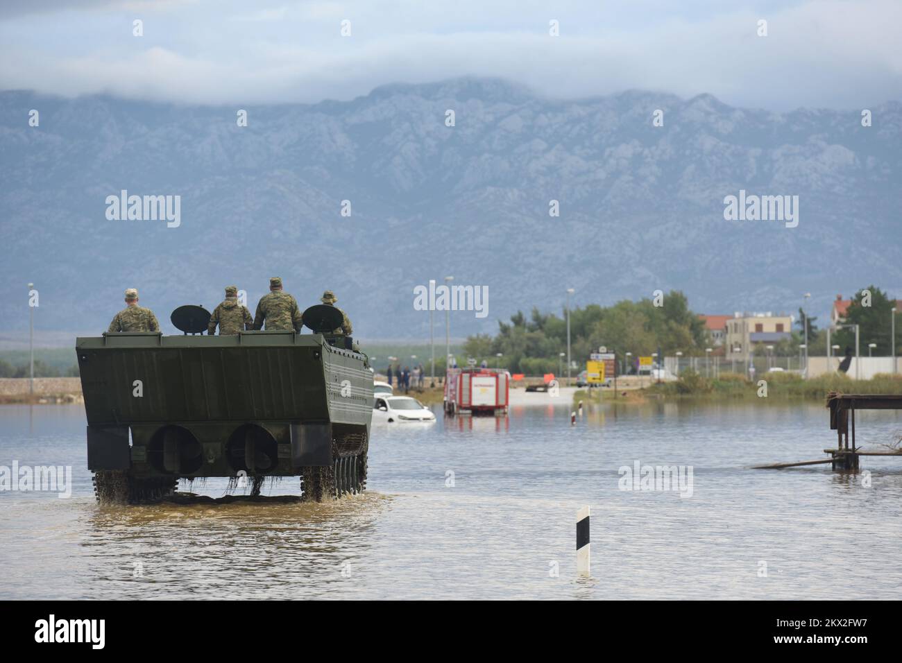Amphibian vehicles hi-res stock photography and images - Alamy