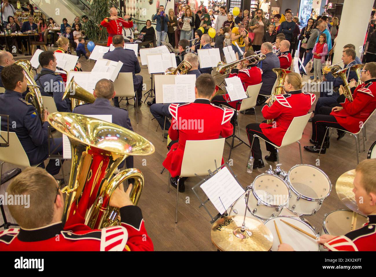 Corps of army music hi-res stock photography and images - Alamy