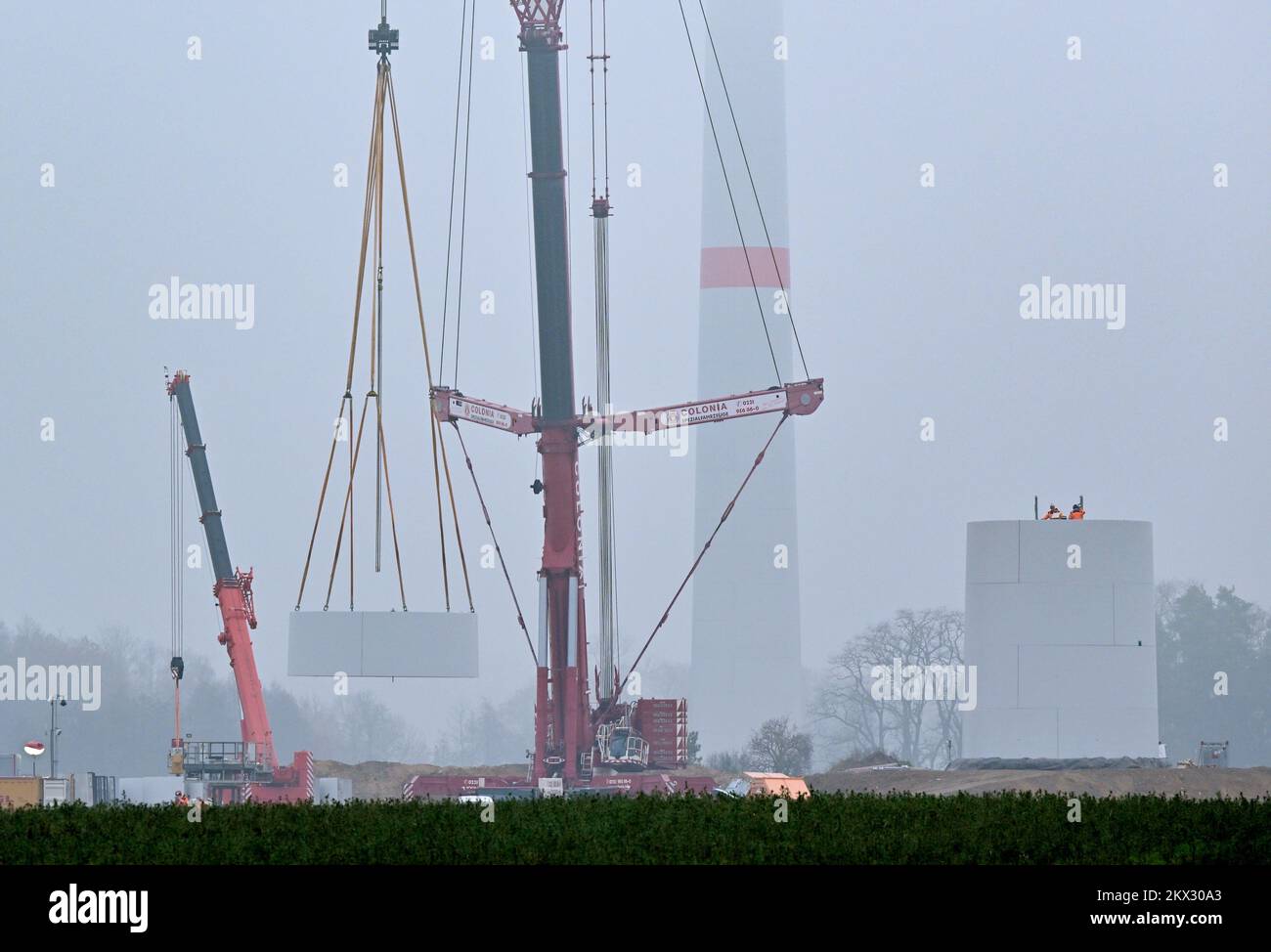Jacobsdorf, Germany. 30th Nov, 2022. A segment for the tower of a new ...