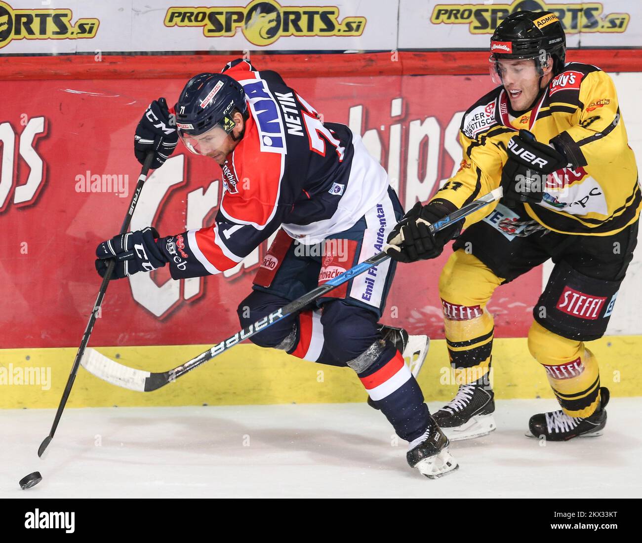 Riley holzapfel hi-res stock photography and images - Alamy