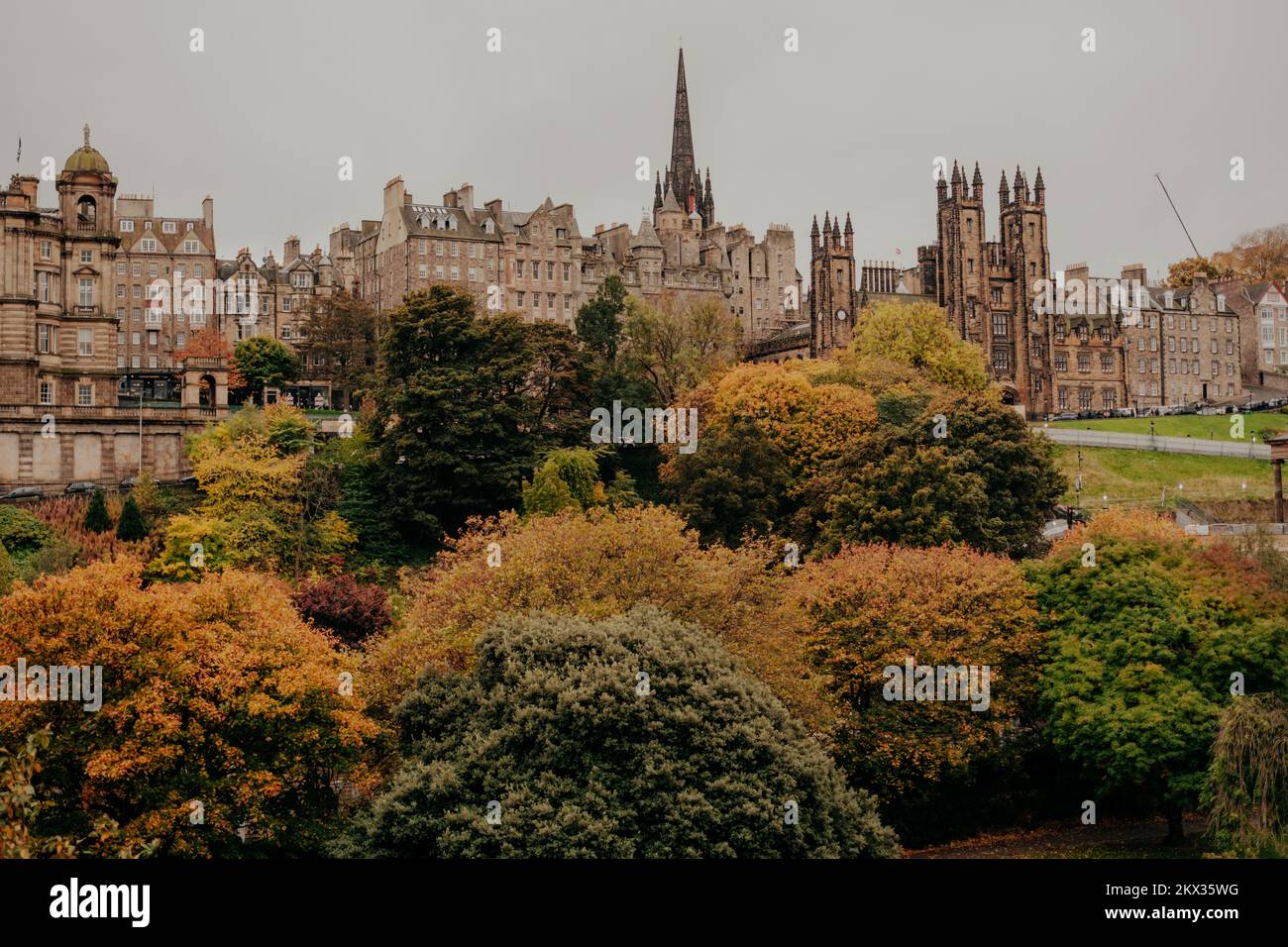 Edinburgh Scotland: 19th Oct 2022: Edinburgh City skyline in Autumn ...