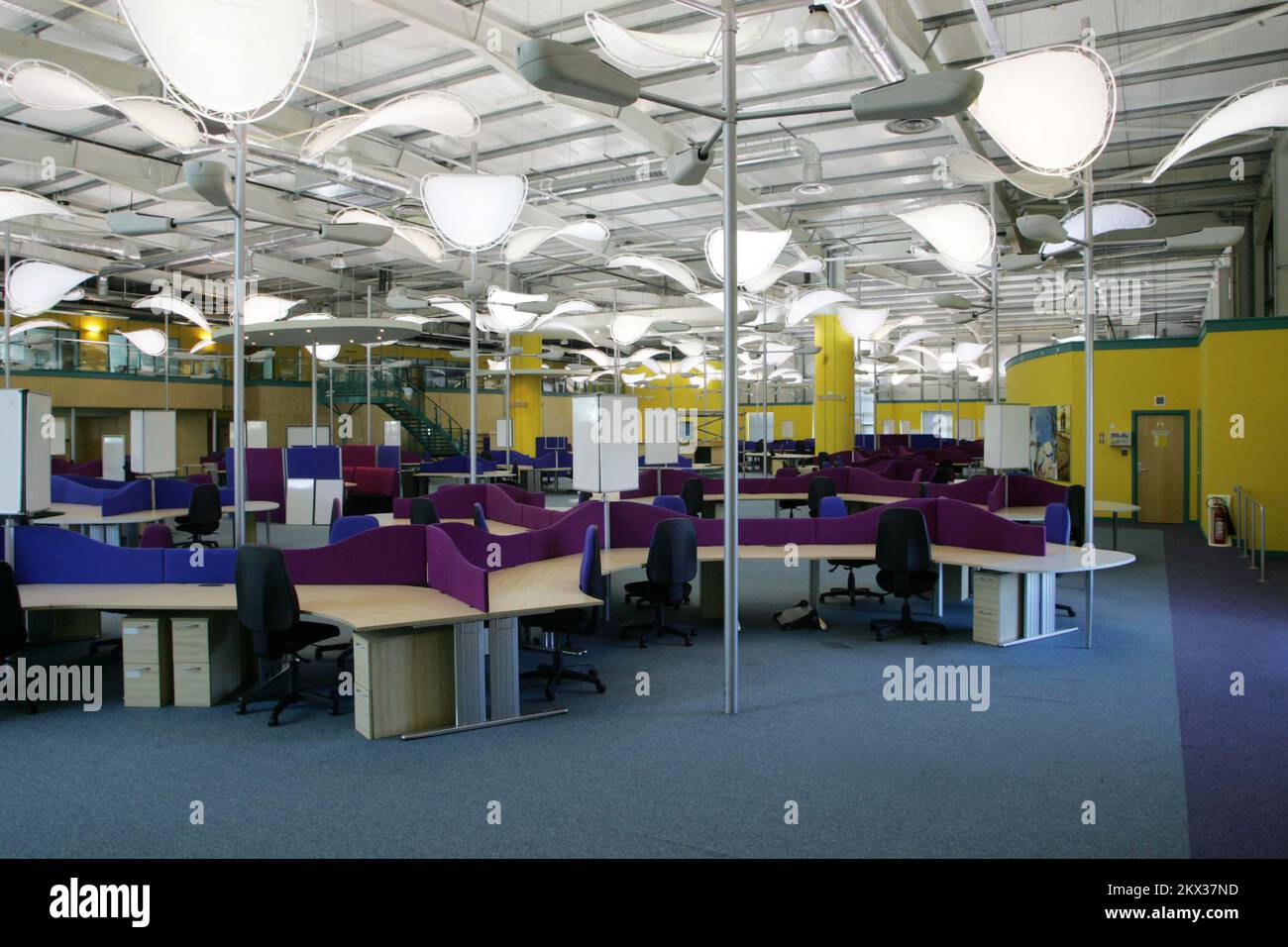 Empty call centre building hi-res stock photography and images - Alamy
