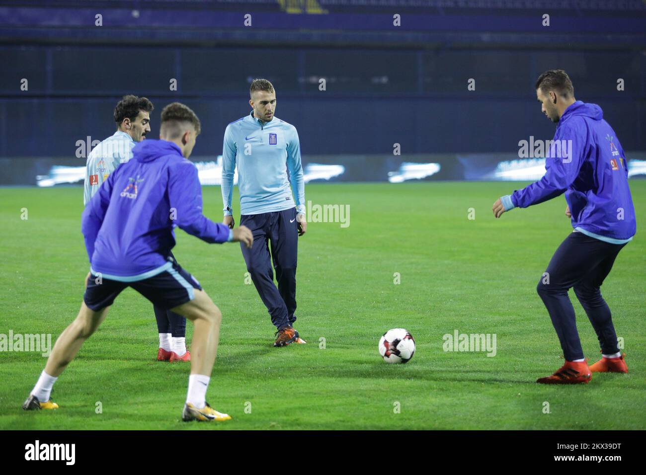 Nogometasi hi-res stock photography and images - Alamy