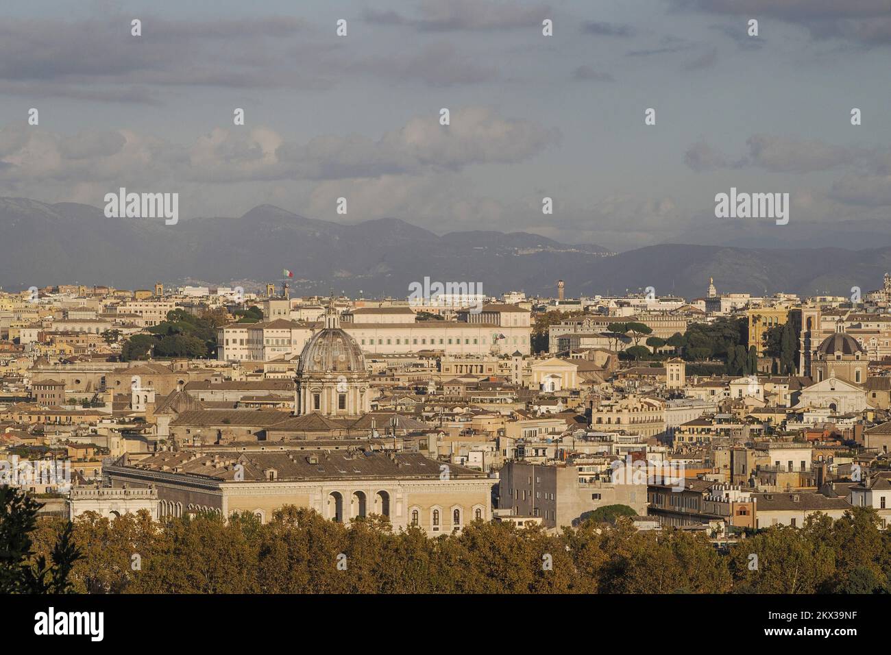 Gianicolo, the janiculum hill basilica hi-res stock photography and ...