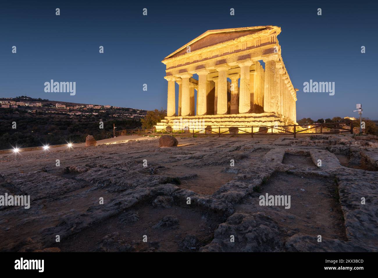 Temple of Concordia in Agrigento, Sicily, Italy at night Stock Photo ...