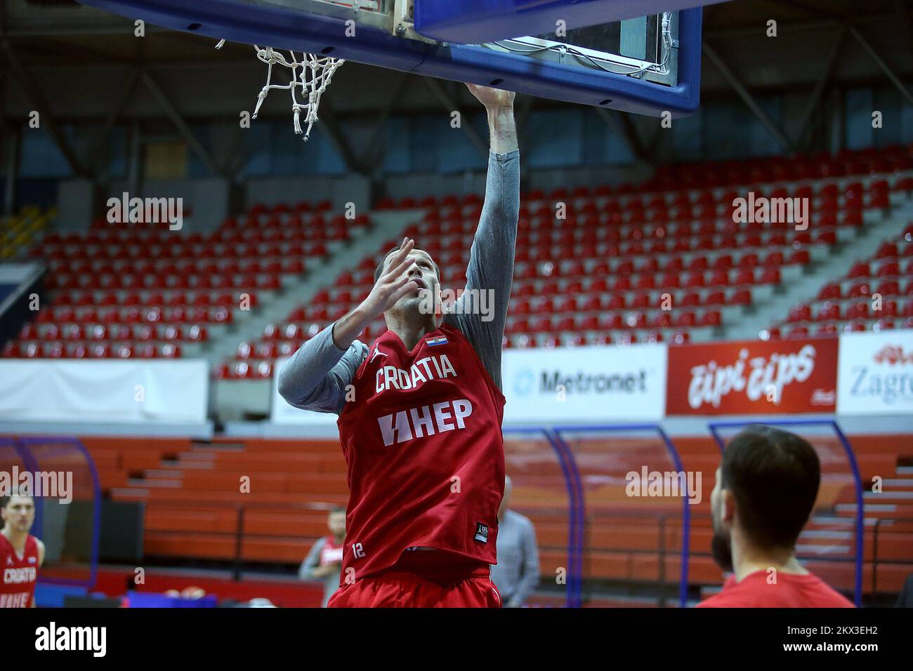 Croatian national basketball team hi-res stock photography and images ...