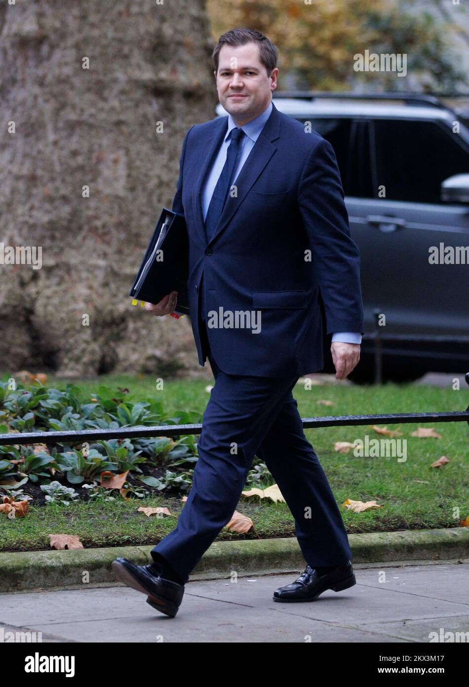 Migrants jenrick hi-res stock photography and images - Alamy