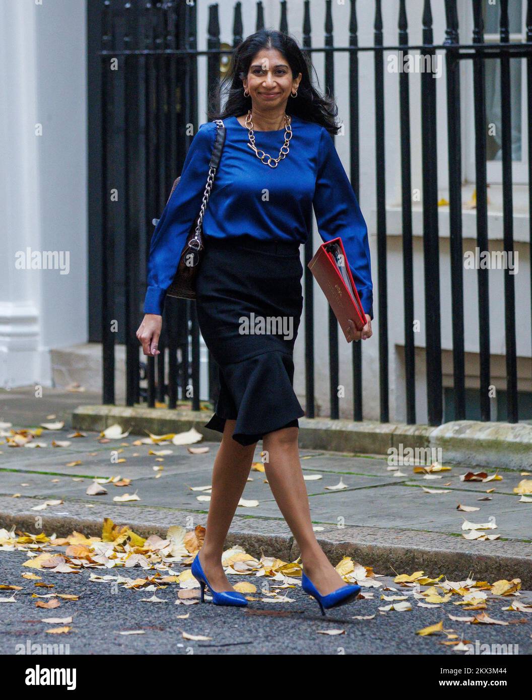 Braverman lock up all cross channel asylum seekers hi-res stock ...