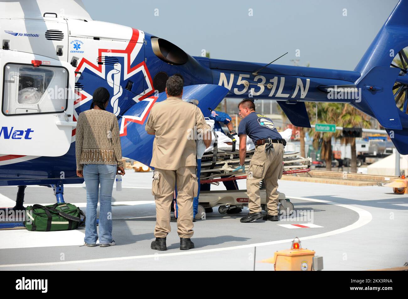 Disaster medical assessment team hi-res stock photography and images ...