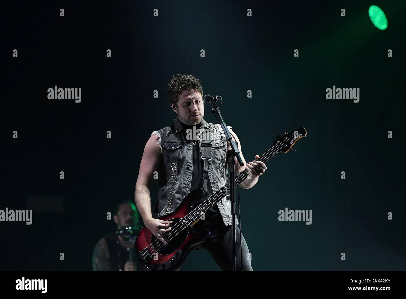 Bassist jamie mathias hi-res stock photography and images - Alamy