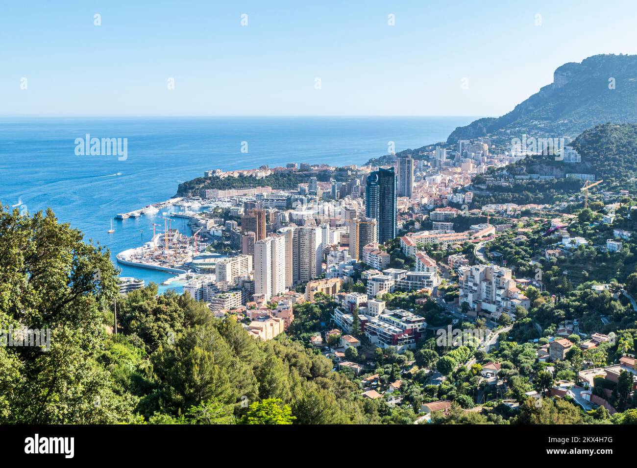Skyscrapers by the sea hi-res stock photography and images - Alamy