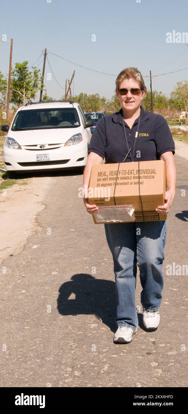 011102708 Hurricane shelter. Texas Hurricane Ike. Photographs Relating ...