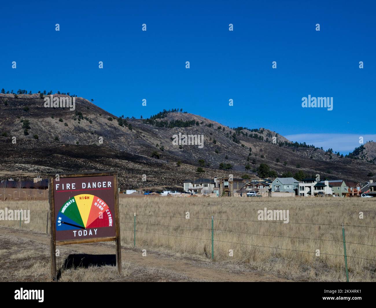 Built up area with smoke hi-res stock photography and images - Alamy