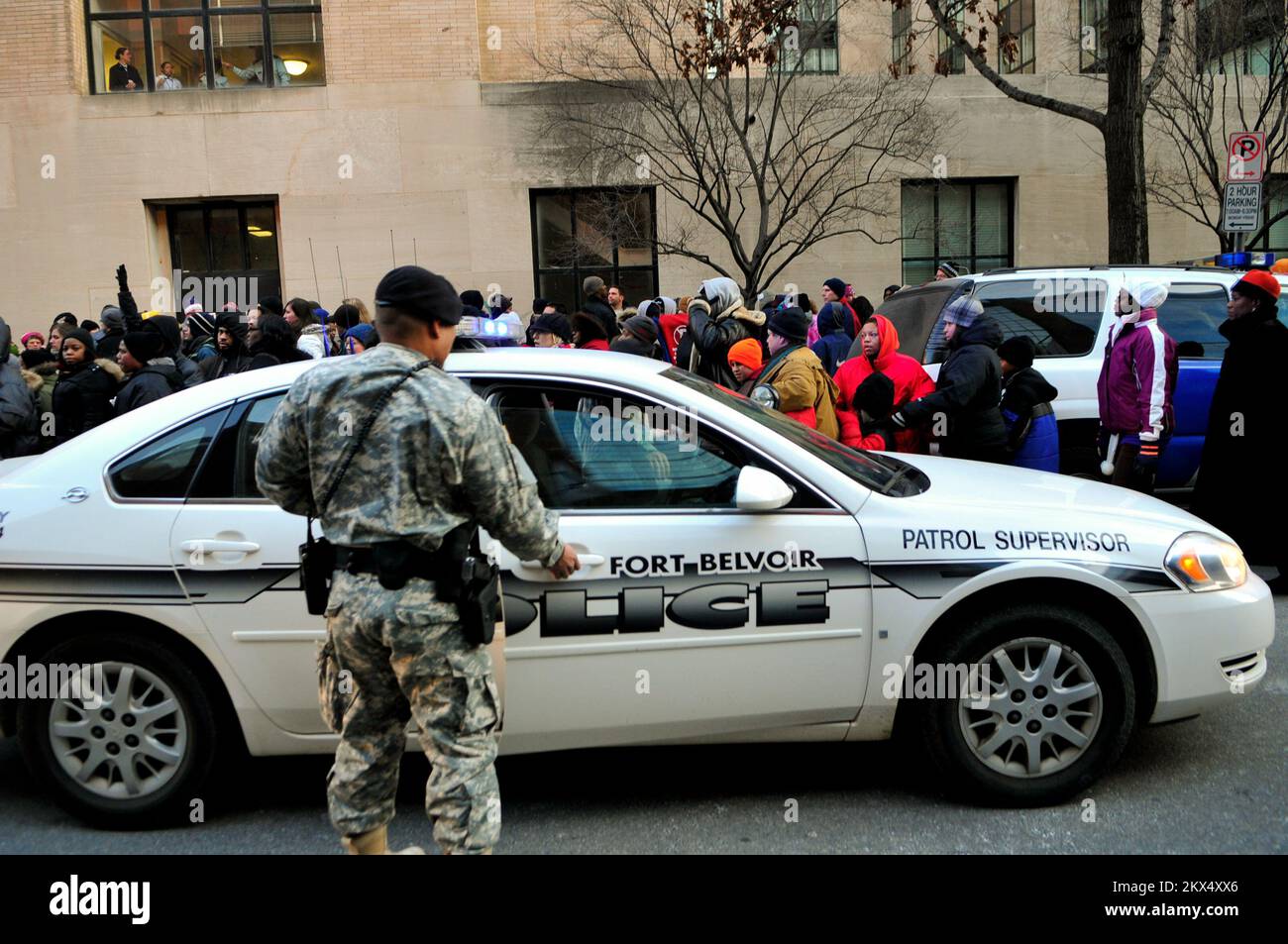 Large gathering military personnel hi-res stock photography and images ...