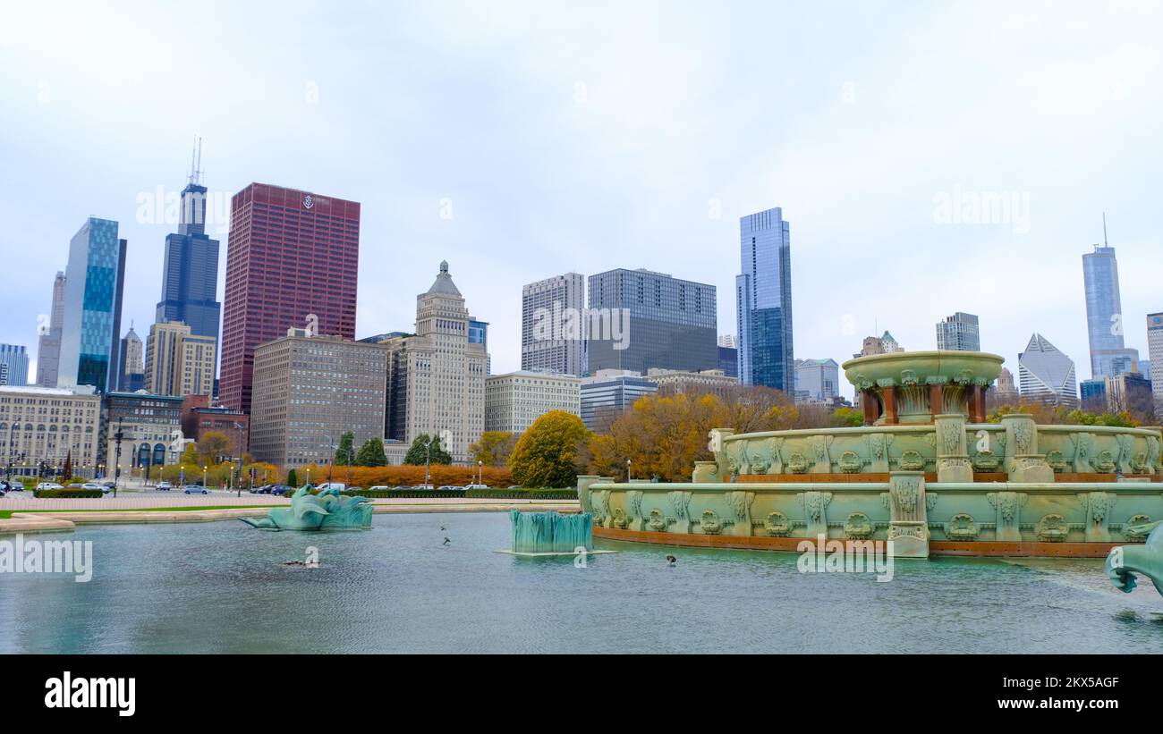 The Buckingham Fountain in downtown Chicago, Illinois, USA Stock Photo ...