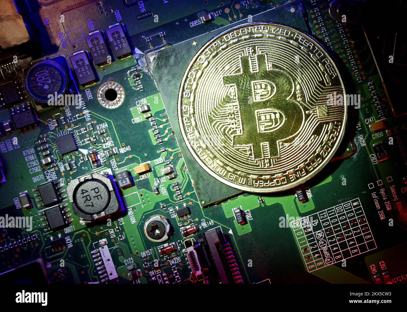 Distributed ledger hi-res stock photography and images - Alamy