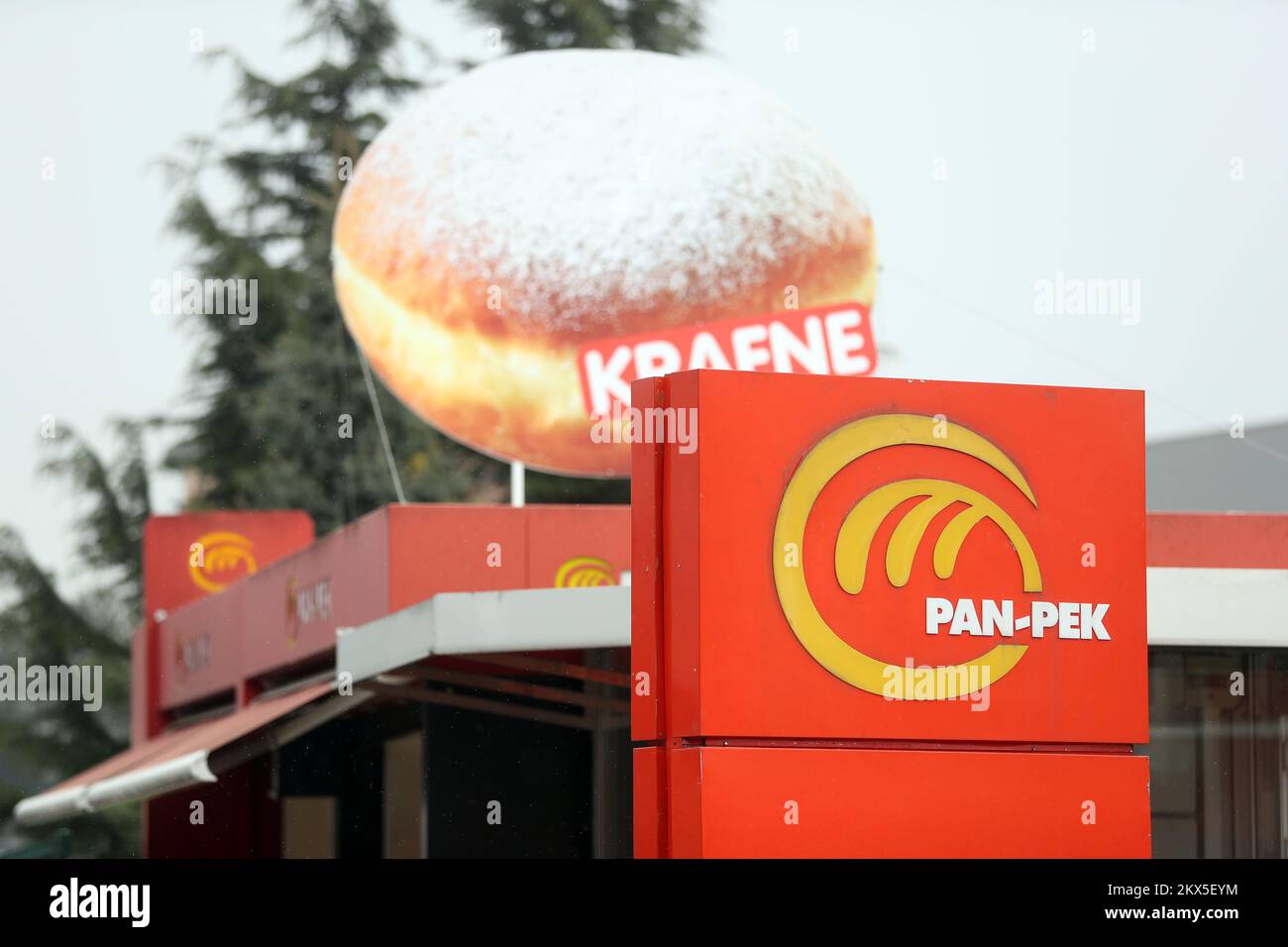 Pan pek hi-res stock photography and images - Alamy