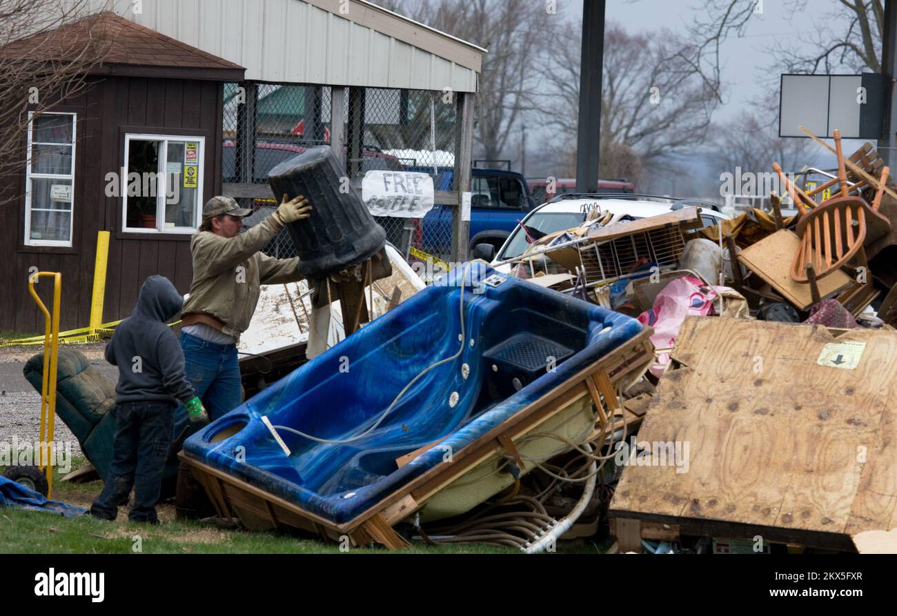Mississippi river flood homes hi-res stock photography and images - Alamy