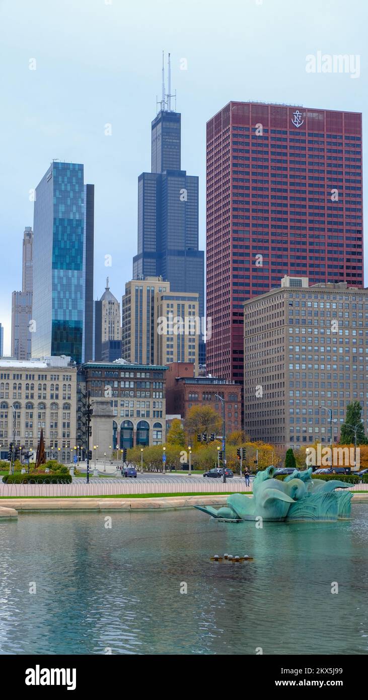 The Buckingham Fountain in downtown Chicago, Illinois, USA Stock Photo ...