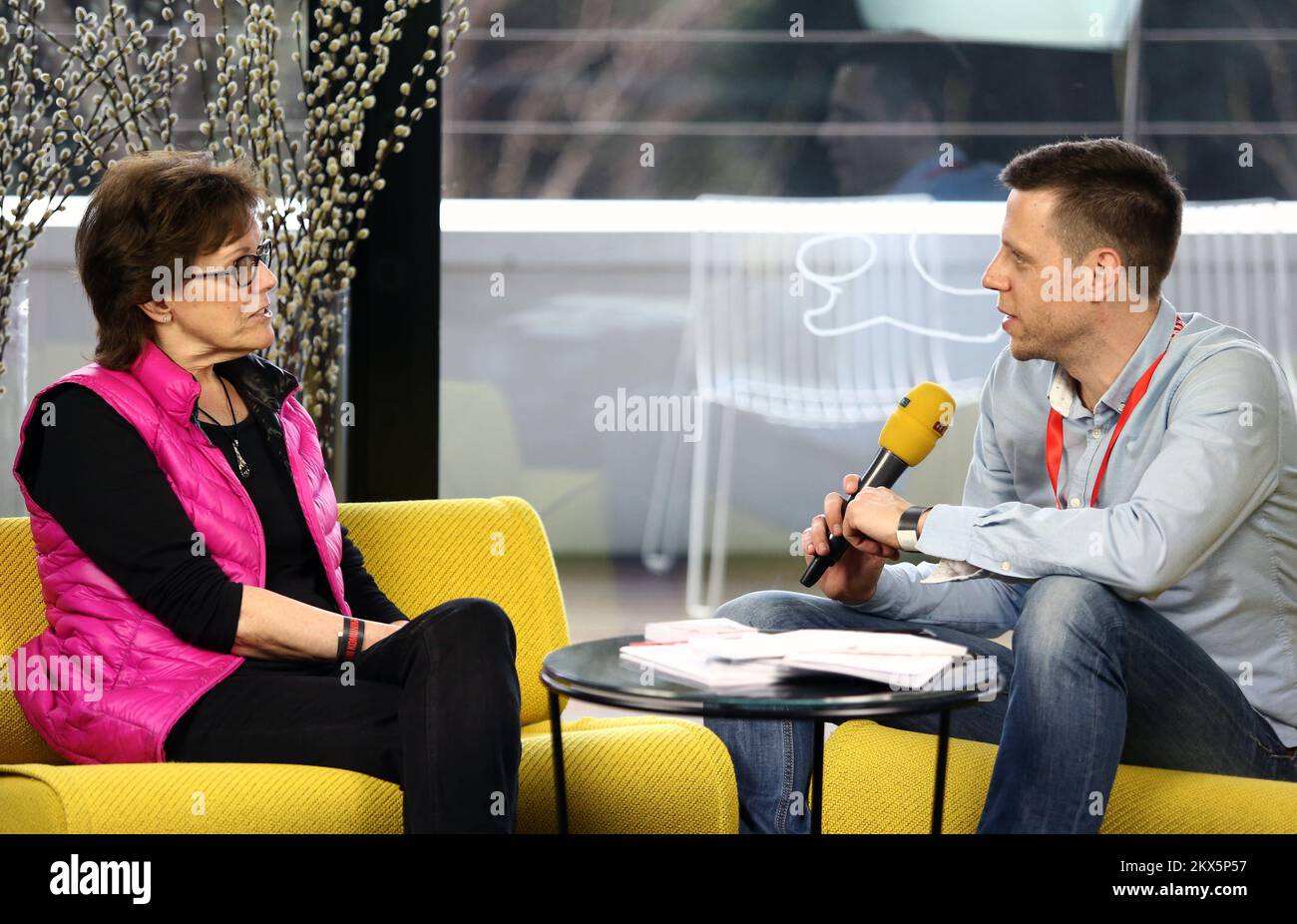 Susan bennett siri hi-res stock photography and images - Alamy