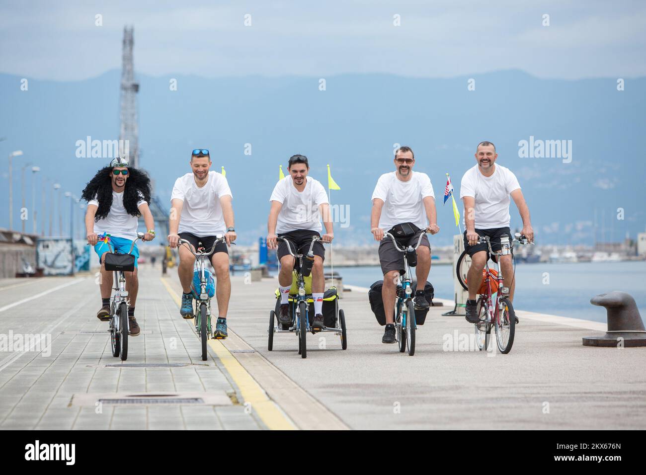 Five pony race hi-res stock photography and images - Alamy