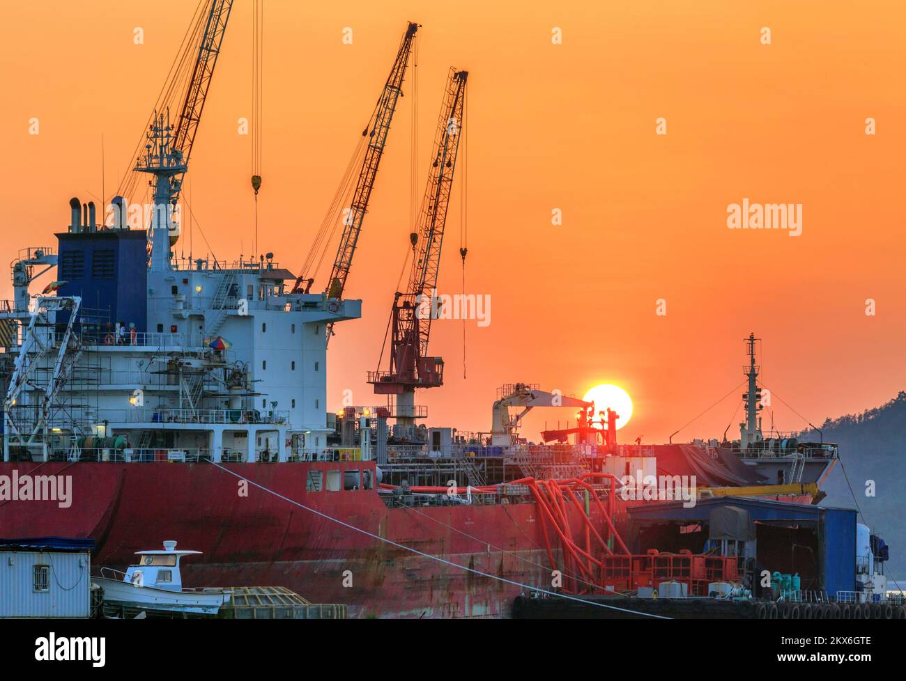 Oil rig construction yard hi-res stock photography and images - Alamy