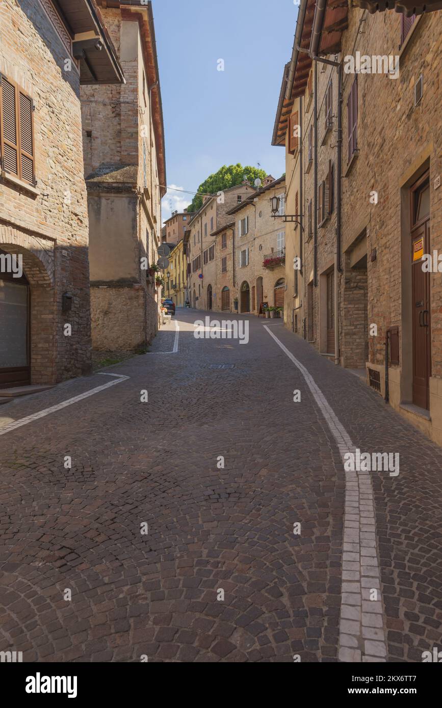 Castell'Arquato Piacenza via centrale 6 Stock Photo - Alamy