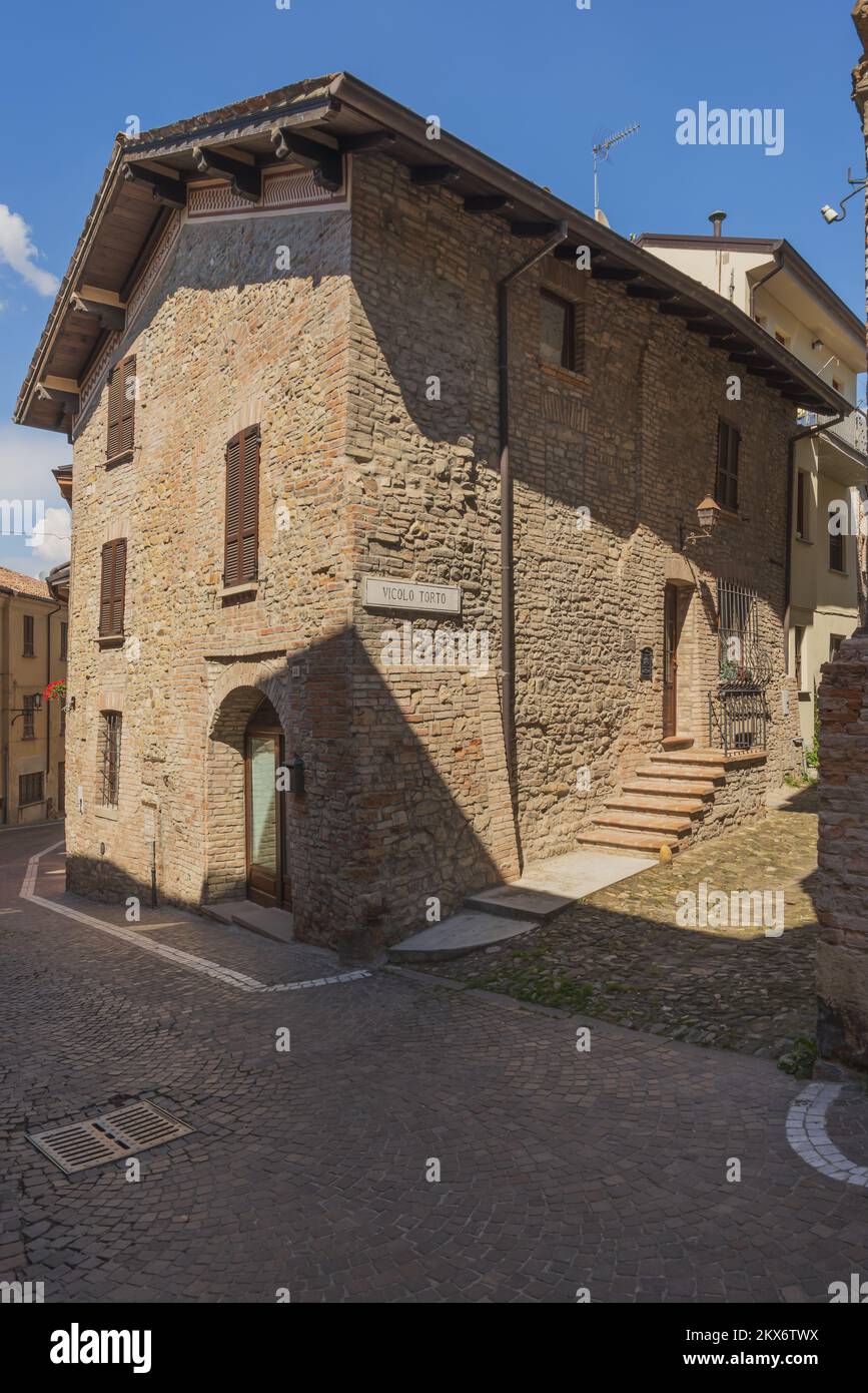 Strada centrale hi-res stock photography and images - Alamy