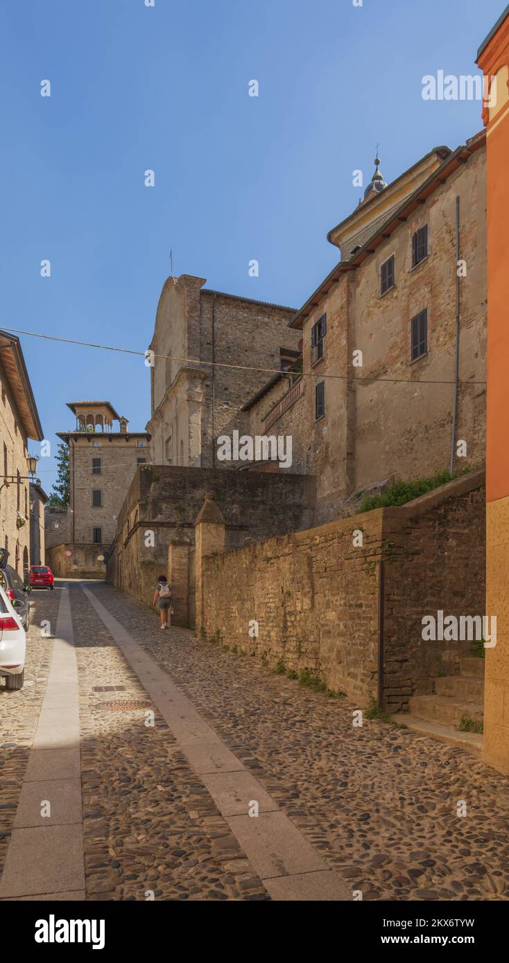 Castell'Arquato Piacenza via centrale 9 Stock Photo - Alamy