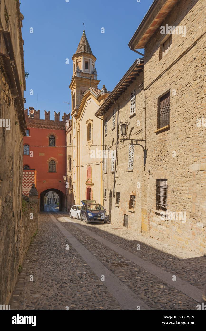 Castell'Arquato Piacenza via centrale 12 Stock Photo - Alamy