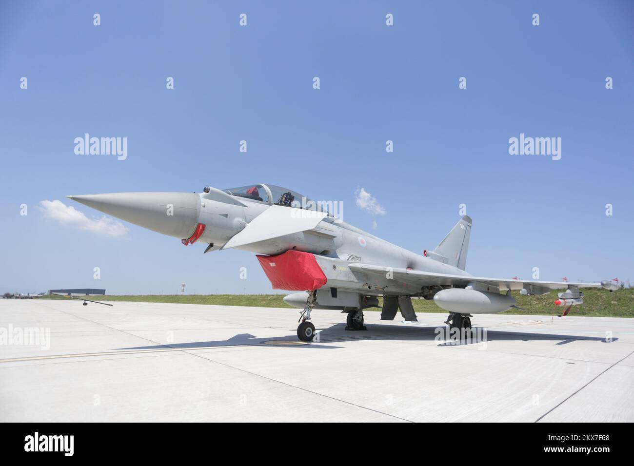 Raf barracks hi-res stock photography and images - Alamy