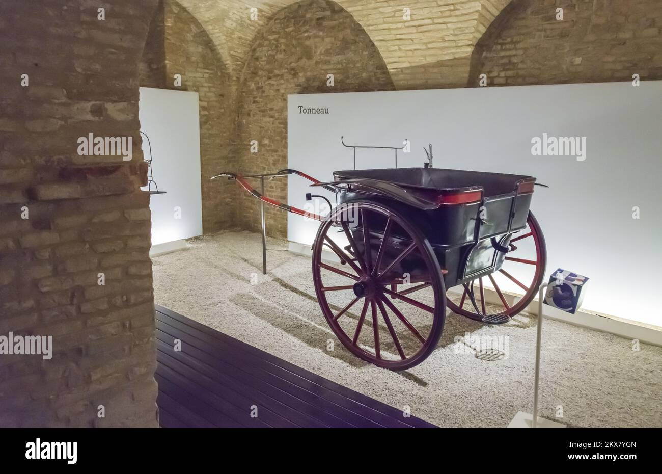 Antico carro hi-res stock photography and images - Alamy