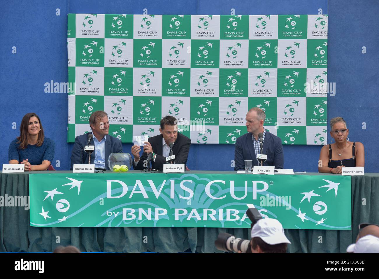 Sluzbeni hi-res stock photography and images - Alamy