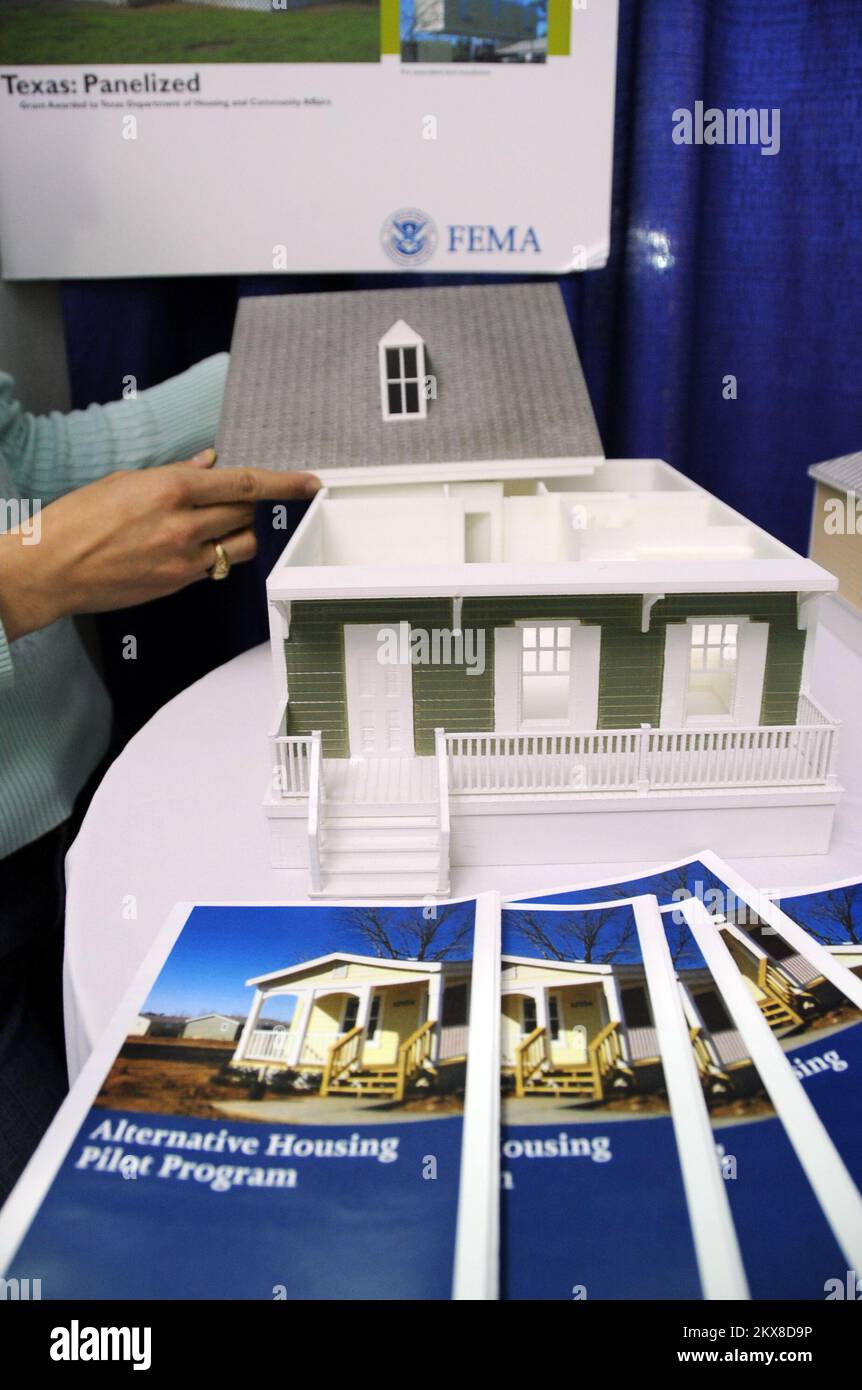 Temporary housing solutions hi-res stock photography and images - Alamy