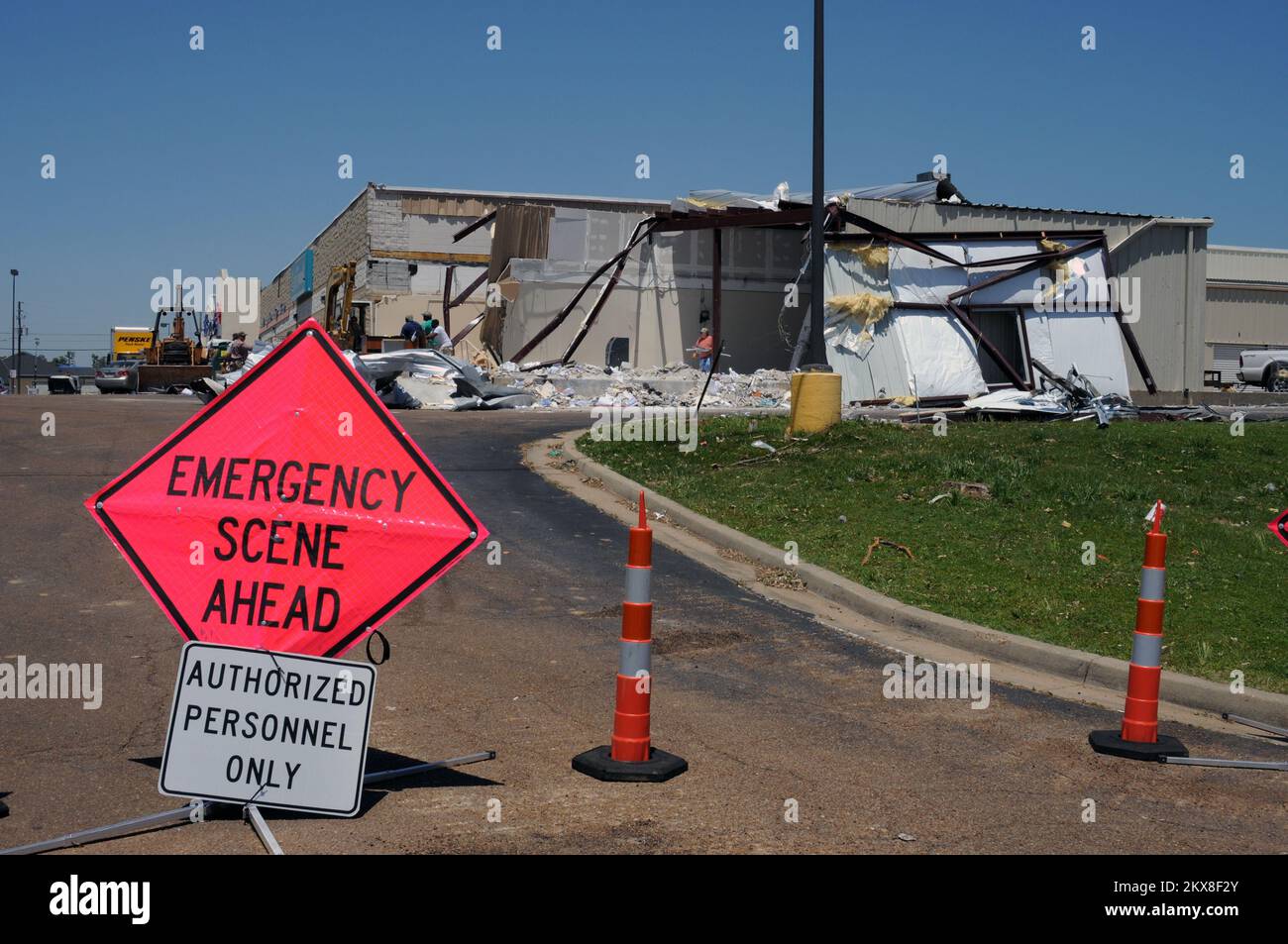 State/FEMA Disaster Staging Area at Shopping Center in Yazoo Cit ...