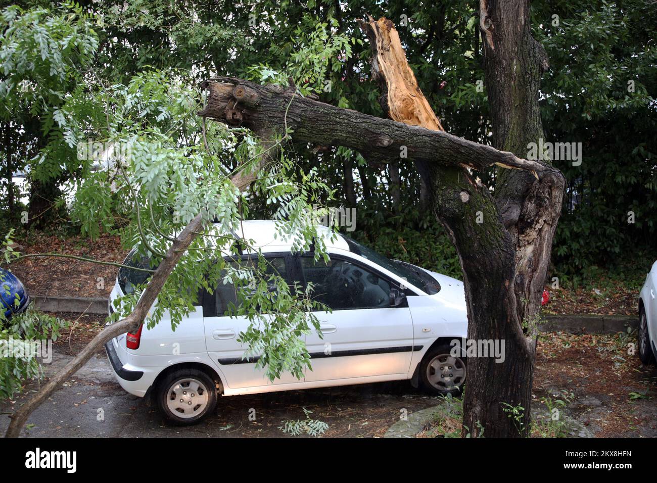 24.09.2018., Split - Rain and strong wind Bura disrupted traffic in ...