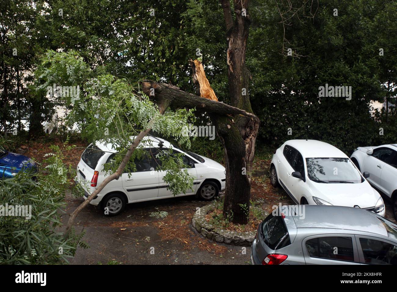 24.09.2018., Split - Rain and strong wind Bura disrupted traffic in ...