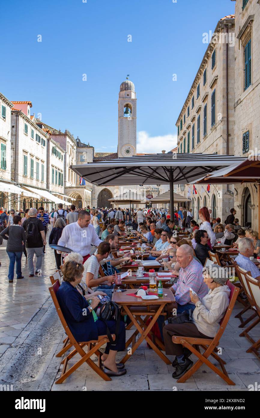 08.10.2018. Dubrovnik - Extremely warm weather in Dubrovnik with a ...