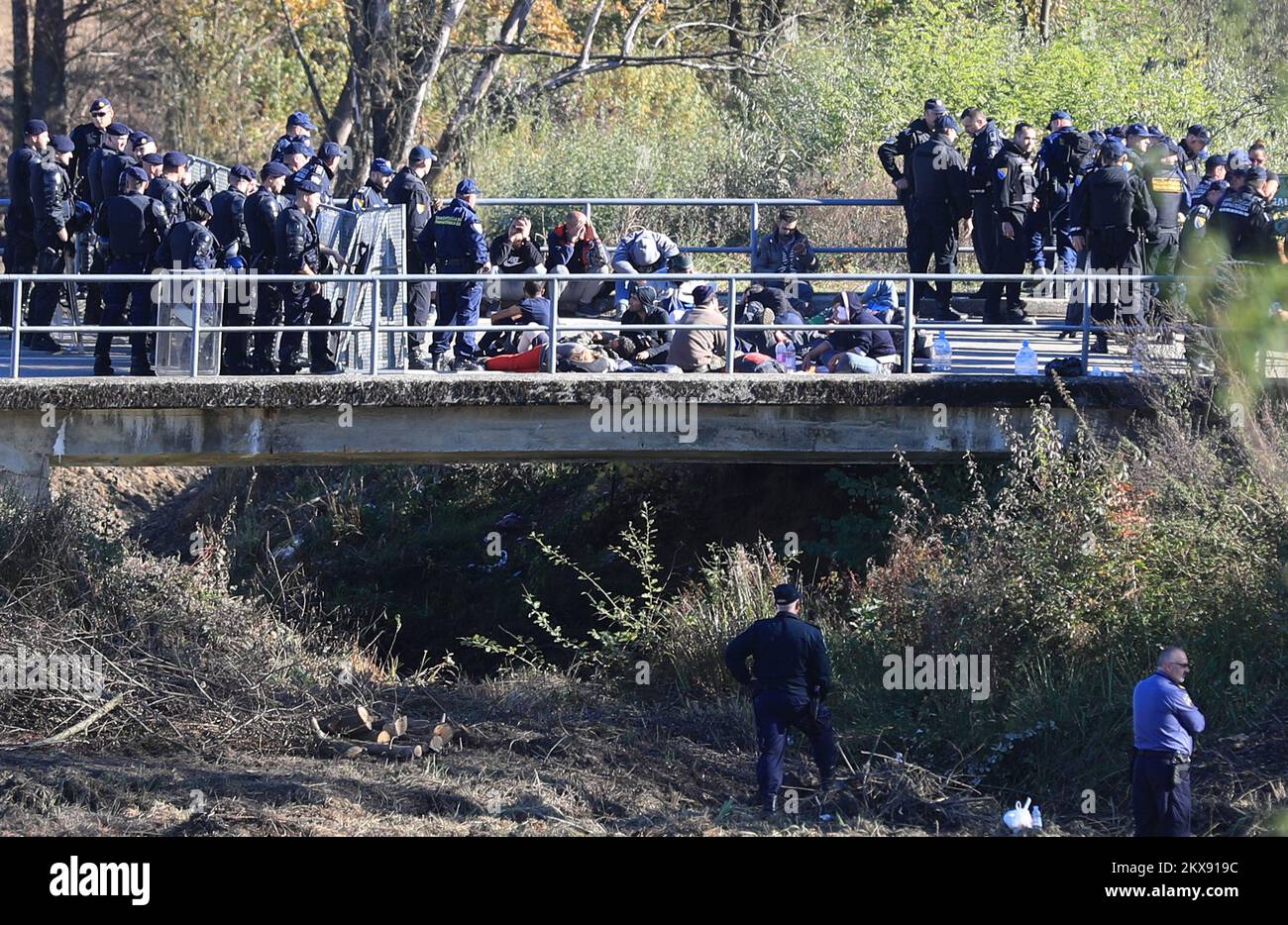 24.10.2018., Croatia, Border crossing Maljevac - The migrants in Bosnia ...